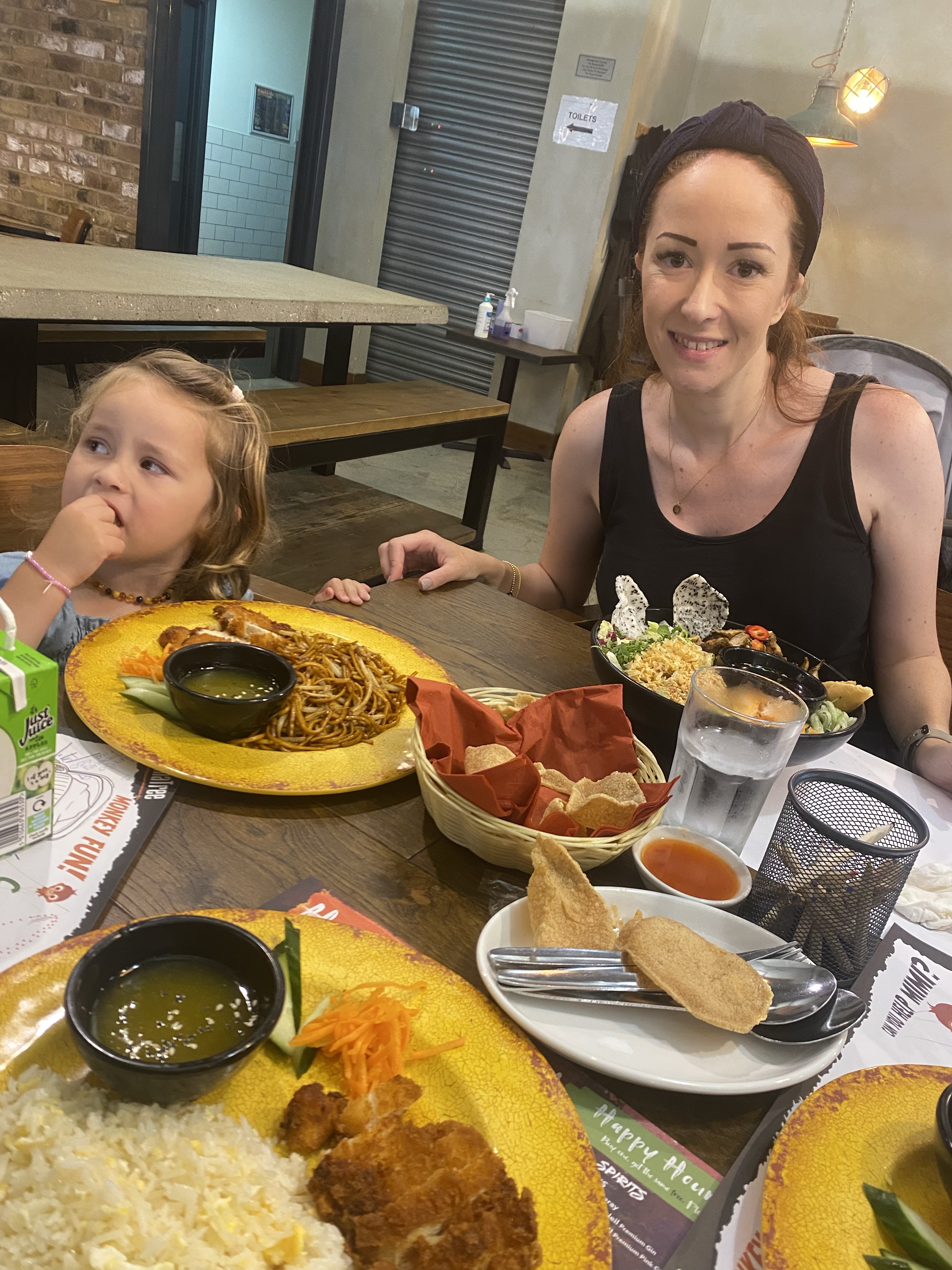 Mamas that lunch – Lucy and B